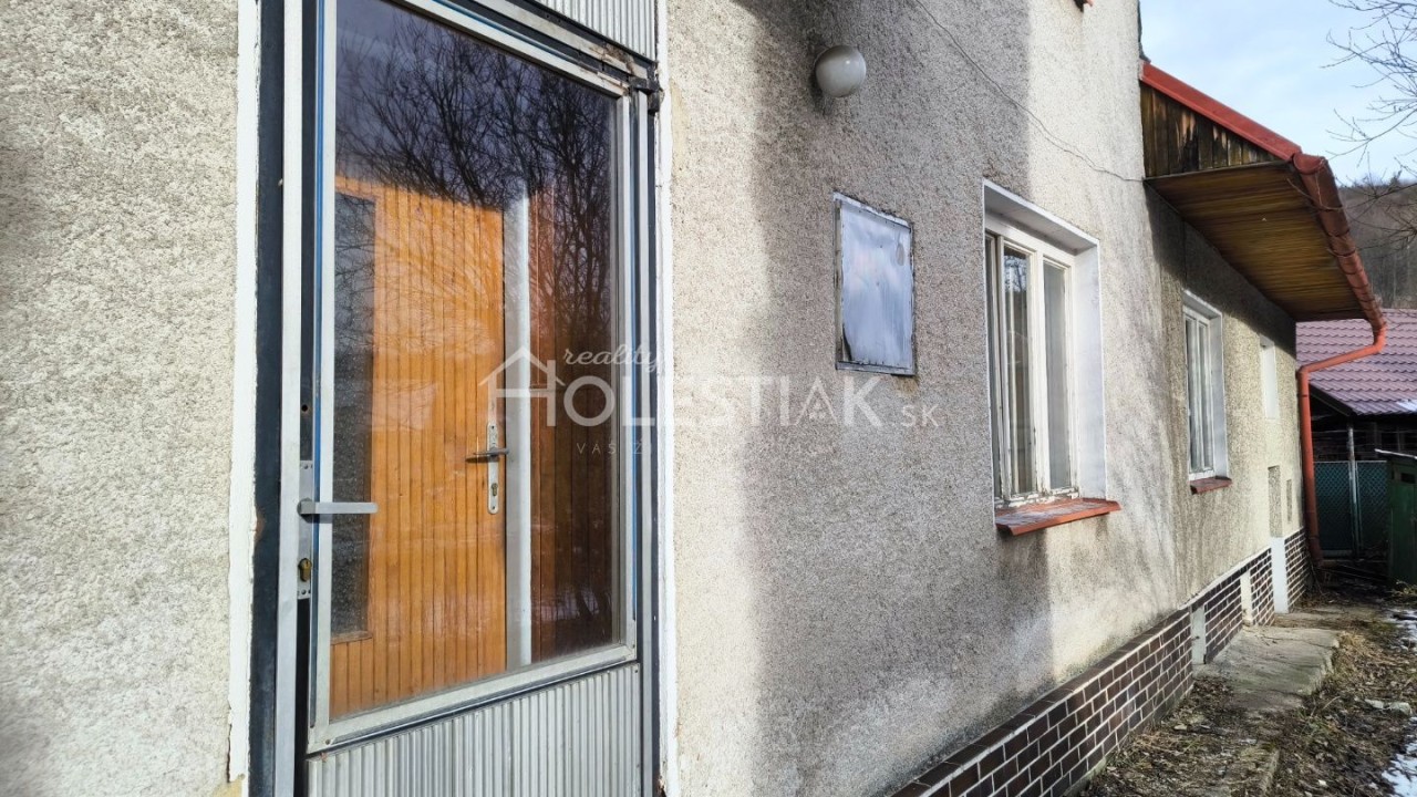Nehnuteľnosť | holestiak.sk/nehnutelnost/331/predam-rodinny-dom-zborov ... Nehnuteľnosť | holestiak.sk/nehnutelnost/331/predam-rodinny-dom-zborov ...