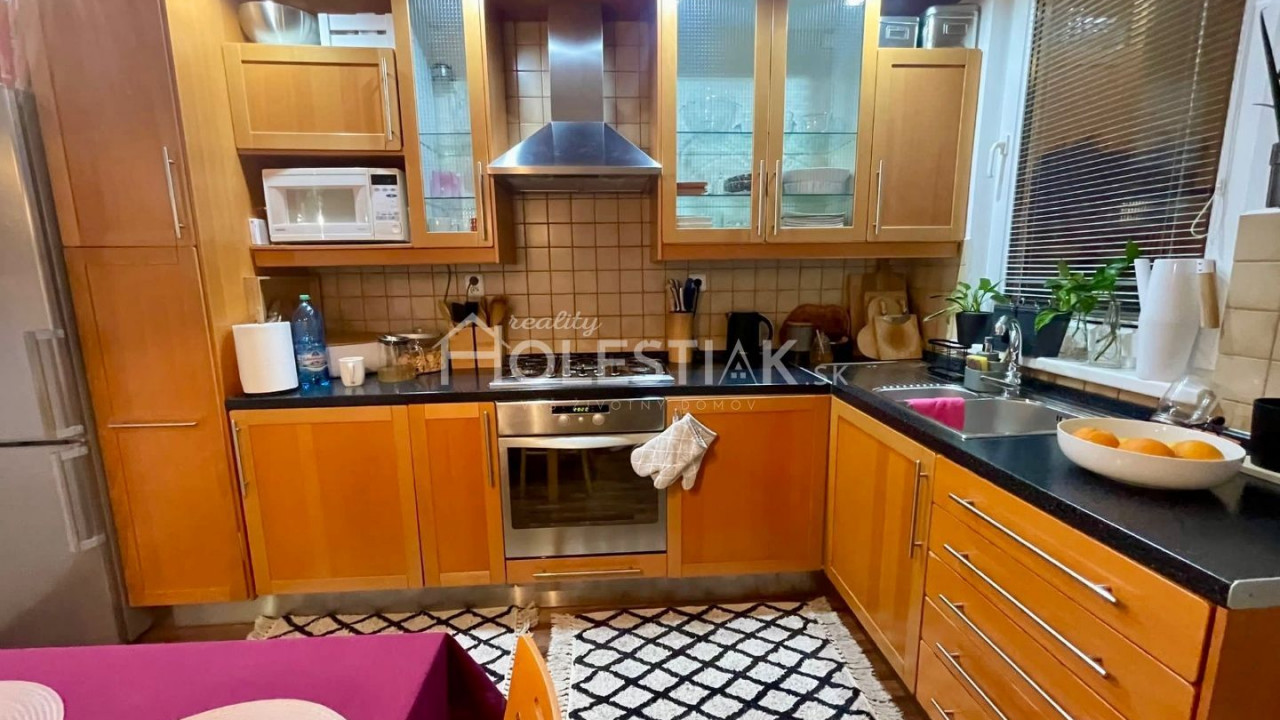 Nehnuteľnosť | holestiak.sk/nehnutelnost/332/priestranny-5-izbovy-byt ...