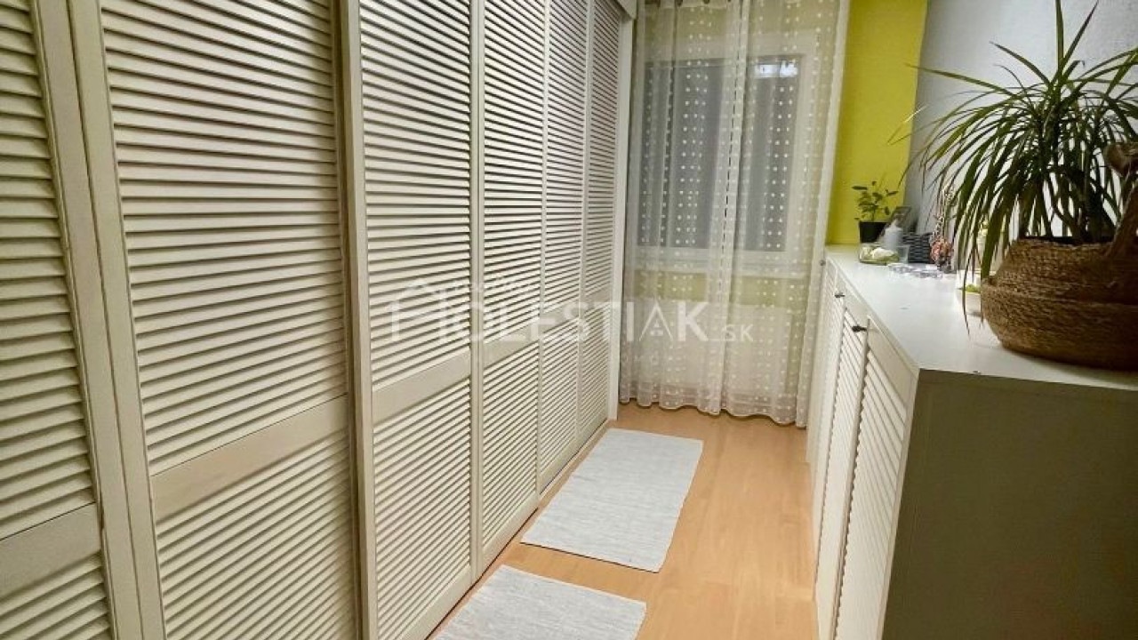 Nehnuteľnosť | holestiak.sk/nehnutelnost/332/priestranny-5-izbovy-byt ...
